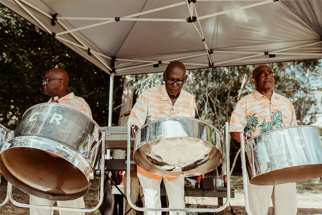 Wedding Entertainment: 93 Unique Ways to Entertain Wedding Guests ...