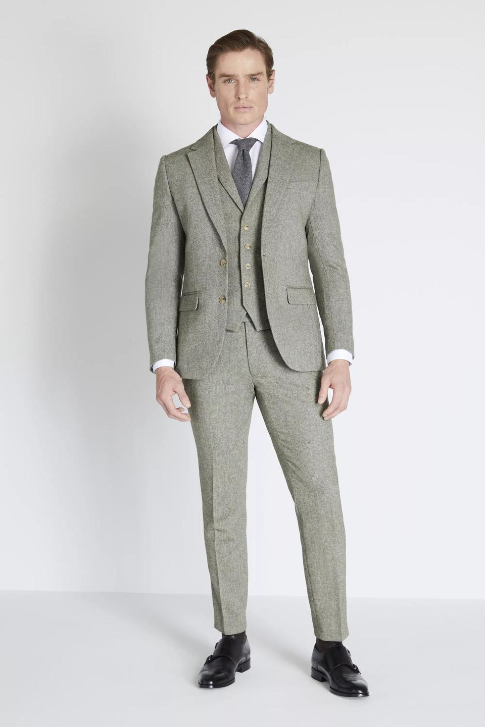 12 Tweed Wedding Suits for a Rustic Feel - hitched.co.uk
