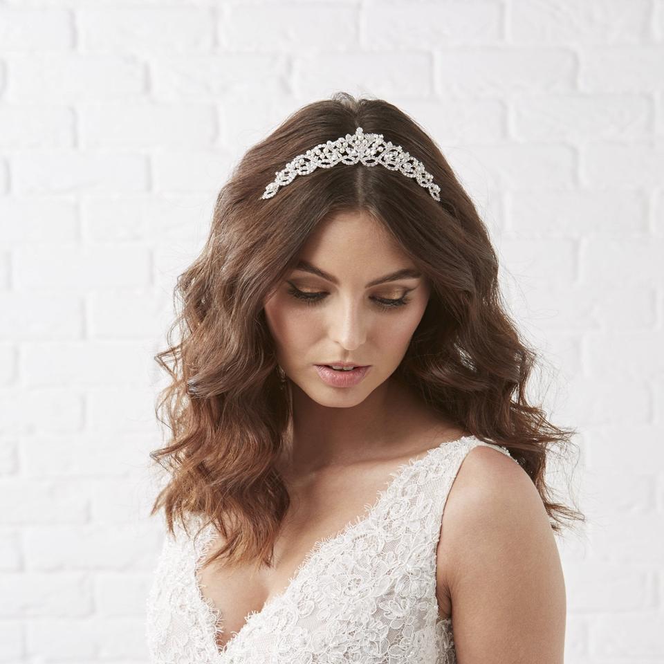 30 Stunning Wedding Tiaras For a Fairy Tale Wedding - hitched.co.uk ...