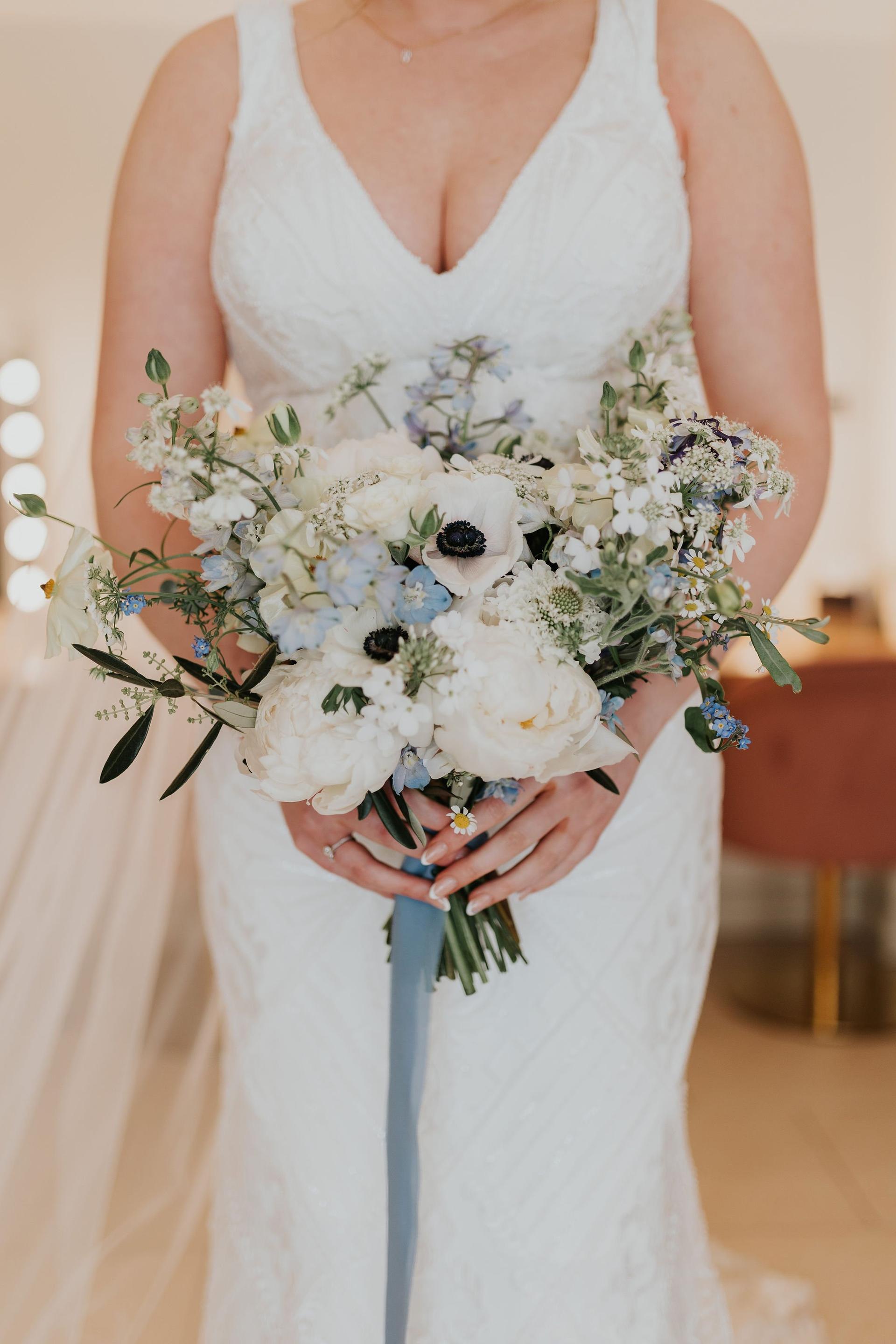 Beautiful Blue Wedding Flowers: 20 Stunning Blue Bouquet Ideas ...