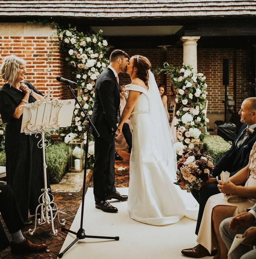 What Is a Humanist Wedding? What Happens During the Ceremony? Your ...