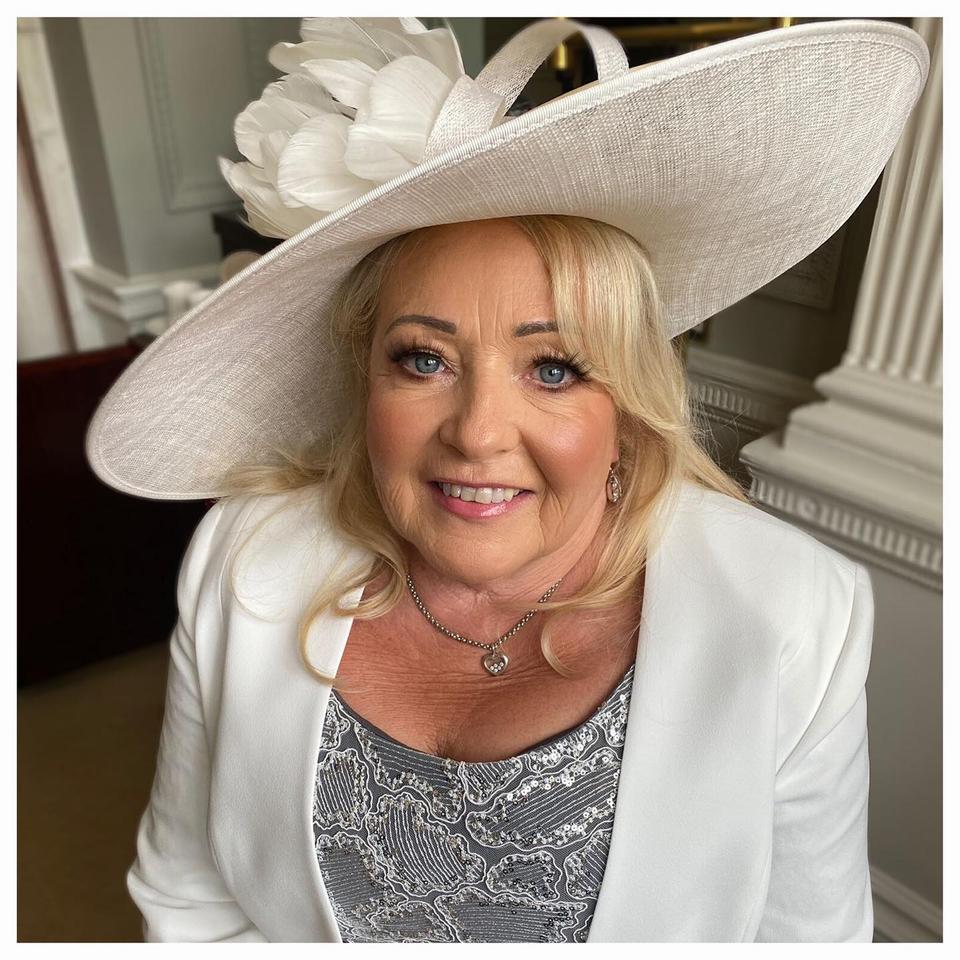 Soft Mother of the Bride Makeup Ideas & Tips for a Natural Look ...