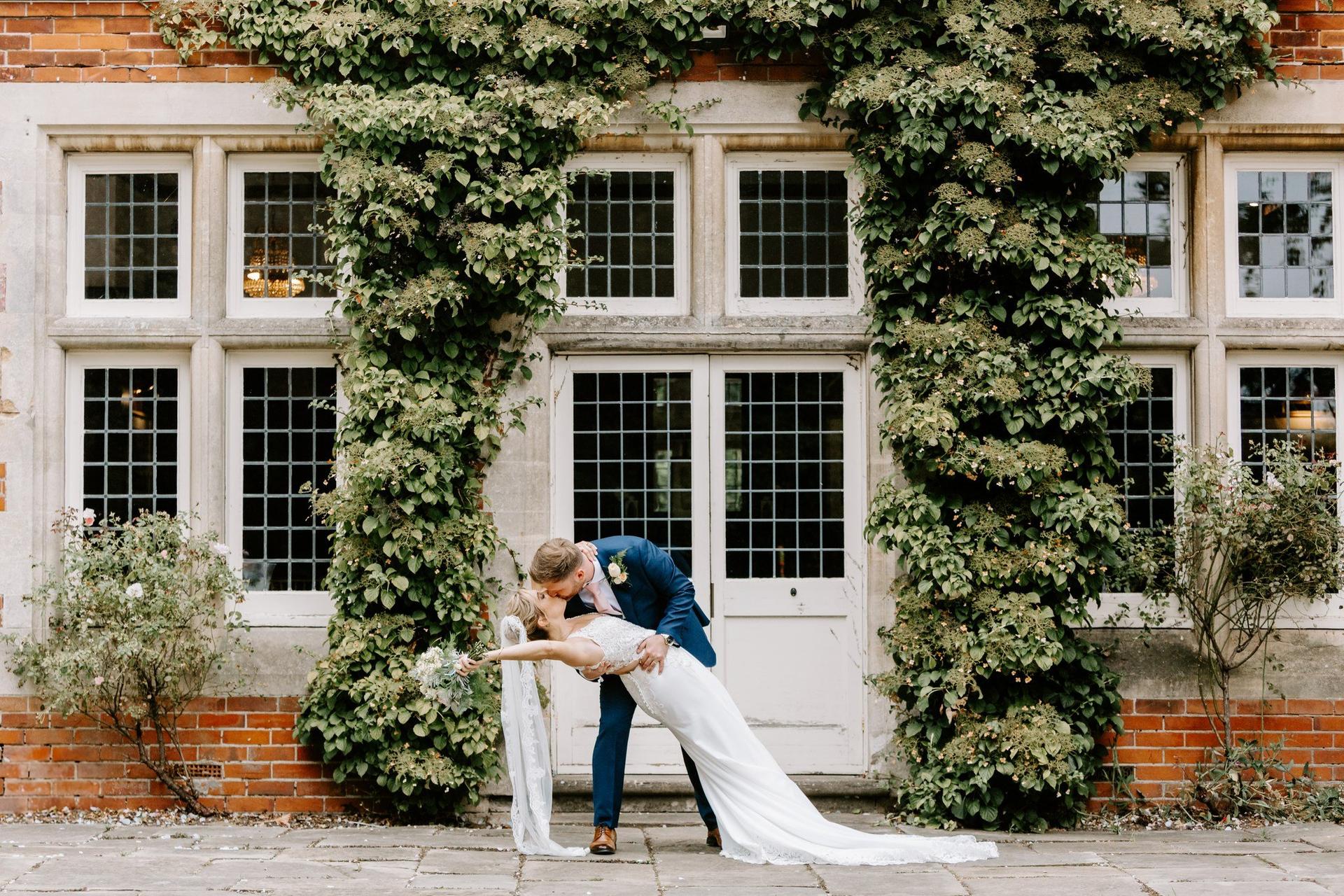 How to Make a Wedding Website: Six Simple Steps - hitched.co.uk