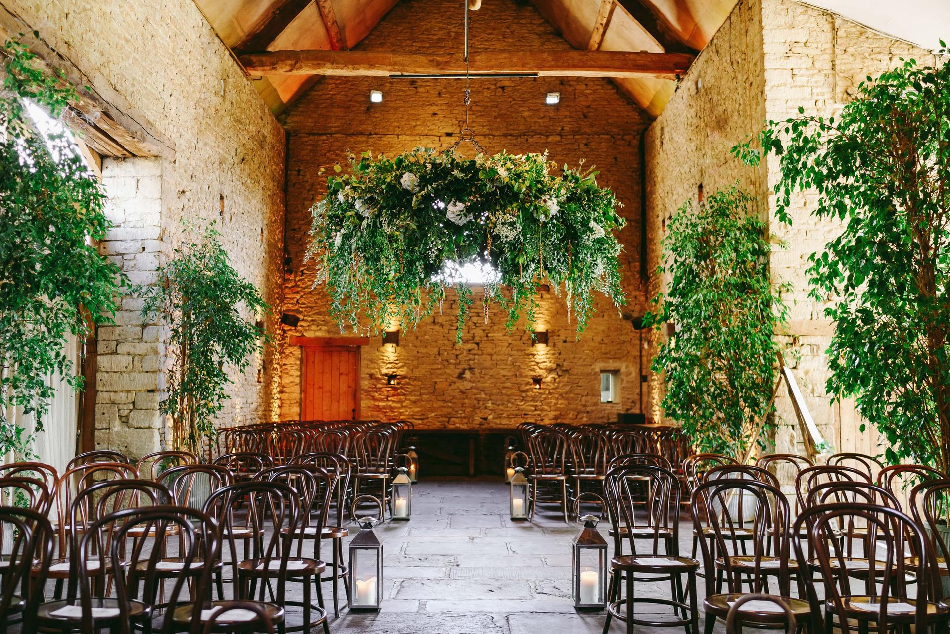 Wedding Aisle Decorations: 55 Ideas for Flowers, Runners & More ...