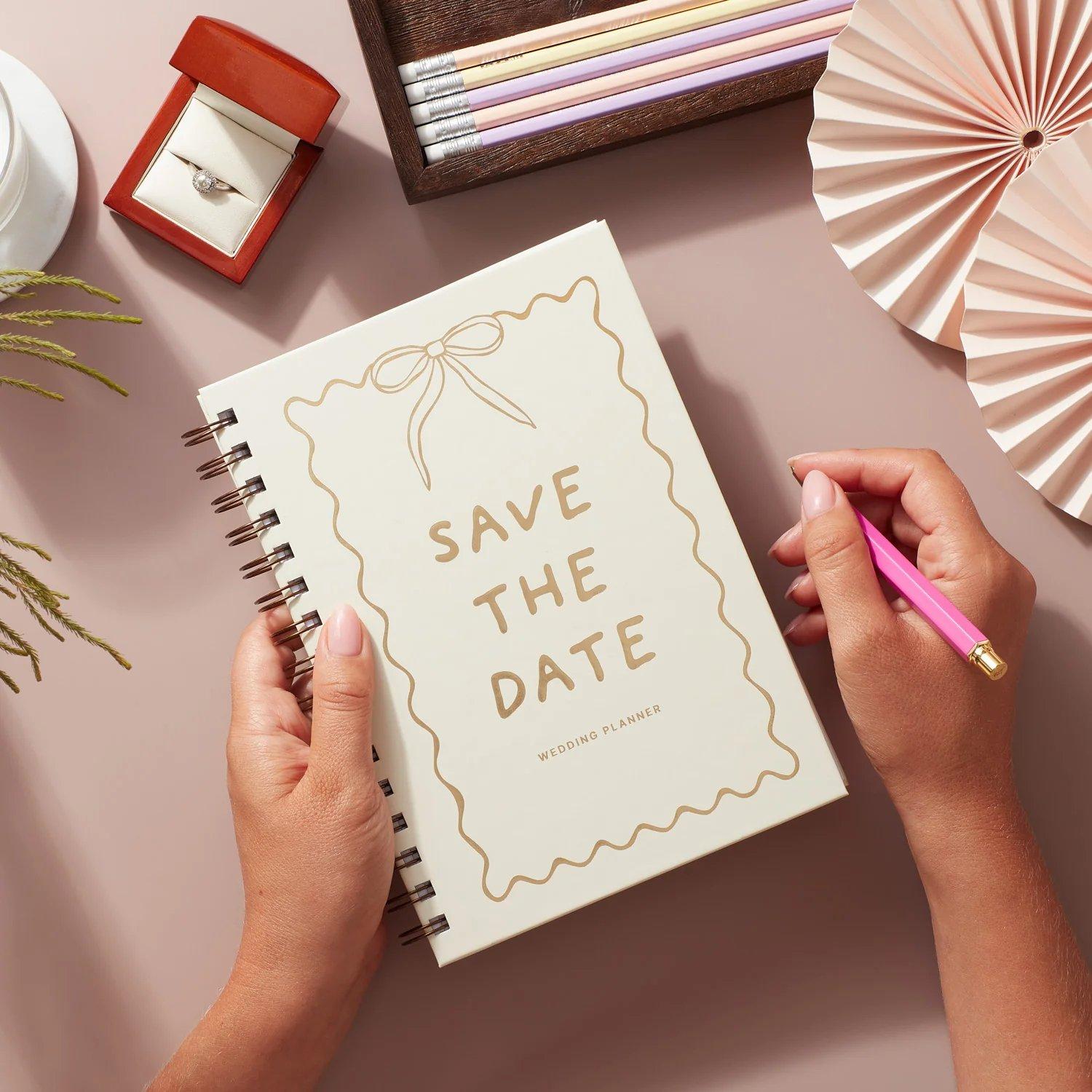 Wedding Planner Books: 15 Best Books For Wedding Planning - hitched.co.uk