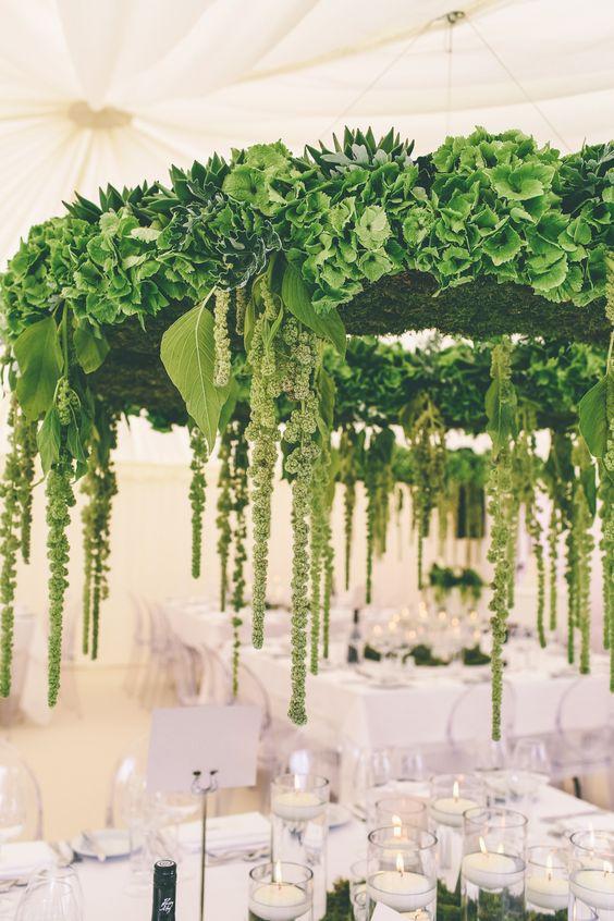 20 Fabulous Hanging Wedding Flower Ideas (& How to Create Your Own ...