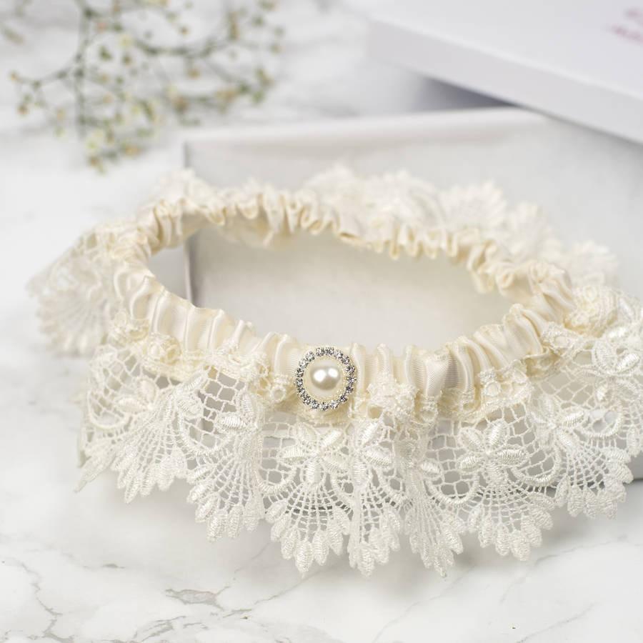What is a Wedding Garter? The Tradition & Origin Explained - hitched.co.uk