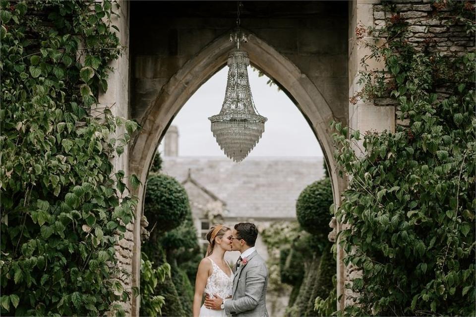 How to Plan an Incredible Wedding for £32,000 - hitched.co.uk