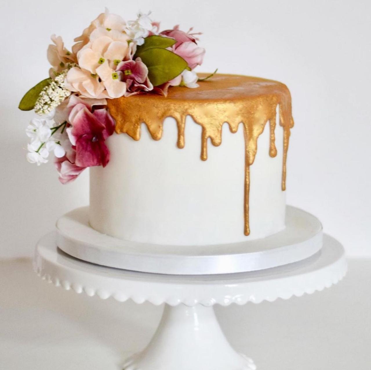 Paper Paper & Party Supplies wedding cake delicate hand drawn gold ...