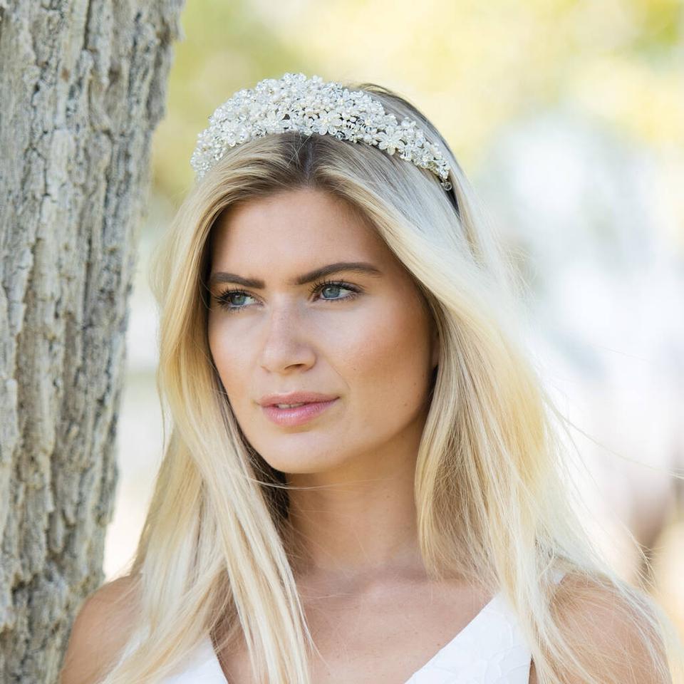 24 Stunning Wedding Tiaras For a Fairy Tale Wedding - hitched.co.uk