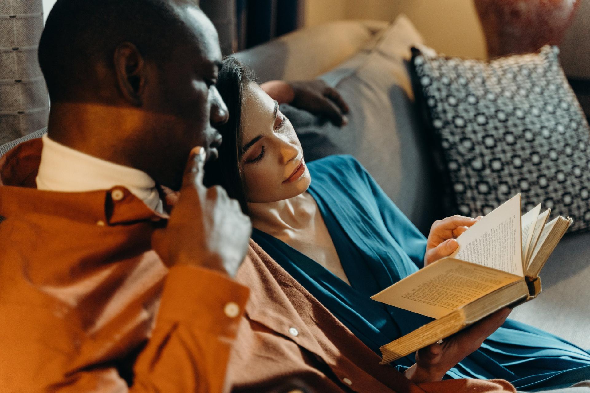 At Home Date Night Ideas: 30 Indoor Activities for Couples Nights ...