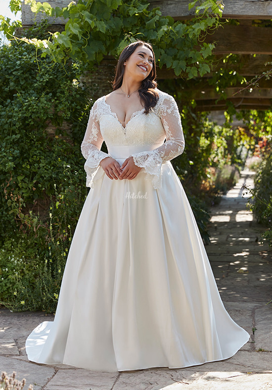 Alex-Mae Wedding Dress from Silhouette - hitched.co.uk
