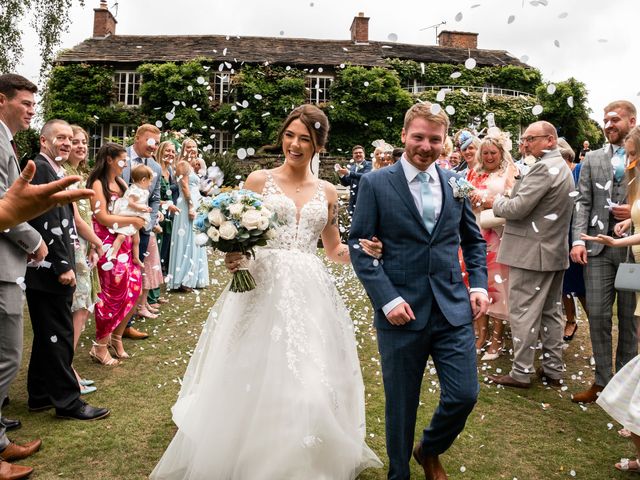 Ross and Ellie's Wedding in Macclesfield, Cheshire | hitched.co.uk