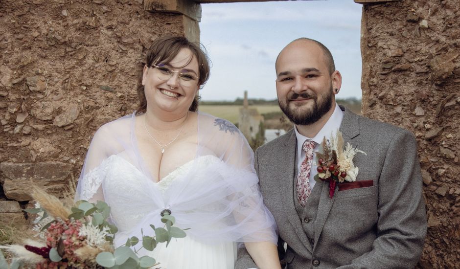 George and Beth's Wedding in Porthtowan, Cornwall | hitched.co.uk