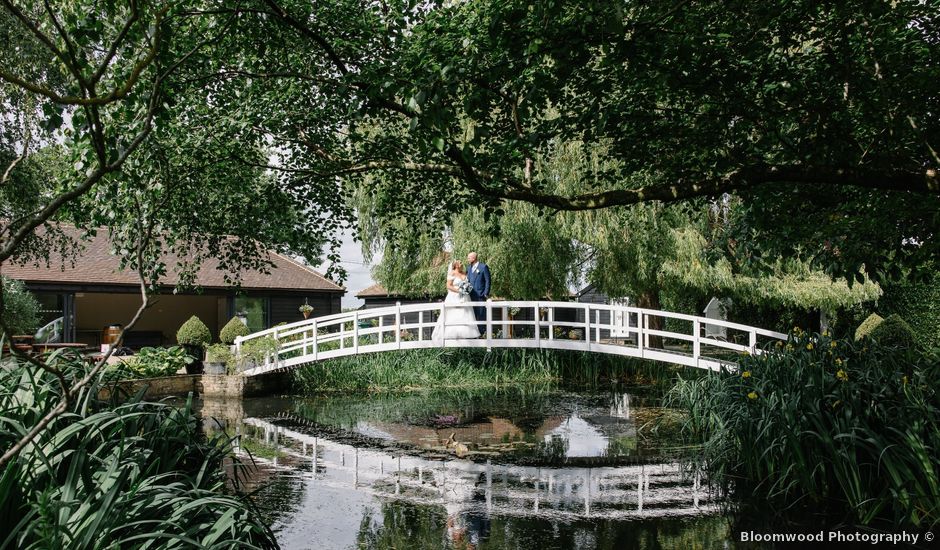 Stuart and Sheree's Wedding in Althorne, Essex | hitched.co.uk