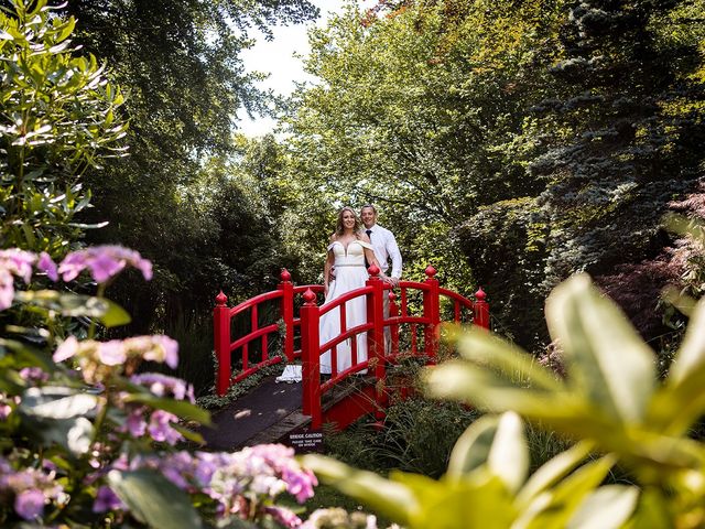 Lee and Gemma's Wedding in Yateley, Hampshire | hitched.co.uk