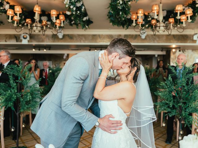 Chris and Mary Ann's Wedding in Southend On Sea, Essex | hitched.co.uk