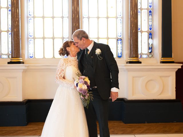 Graham and Debbie's Wedding in Warrington, Cheshire | hitched.co.uk