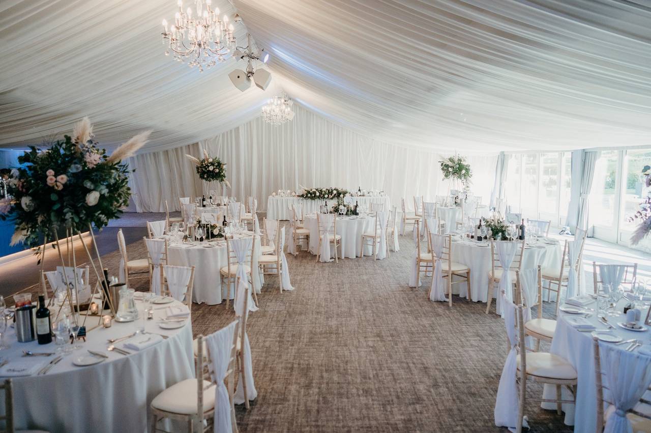 Oakley Hall Hotel in Oakley, Hampshire - Updated prices | hitched.co.uk
