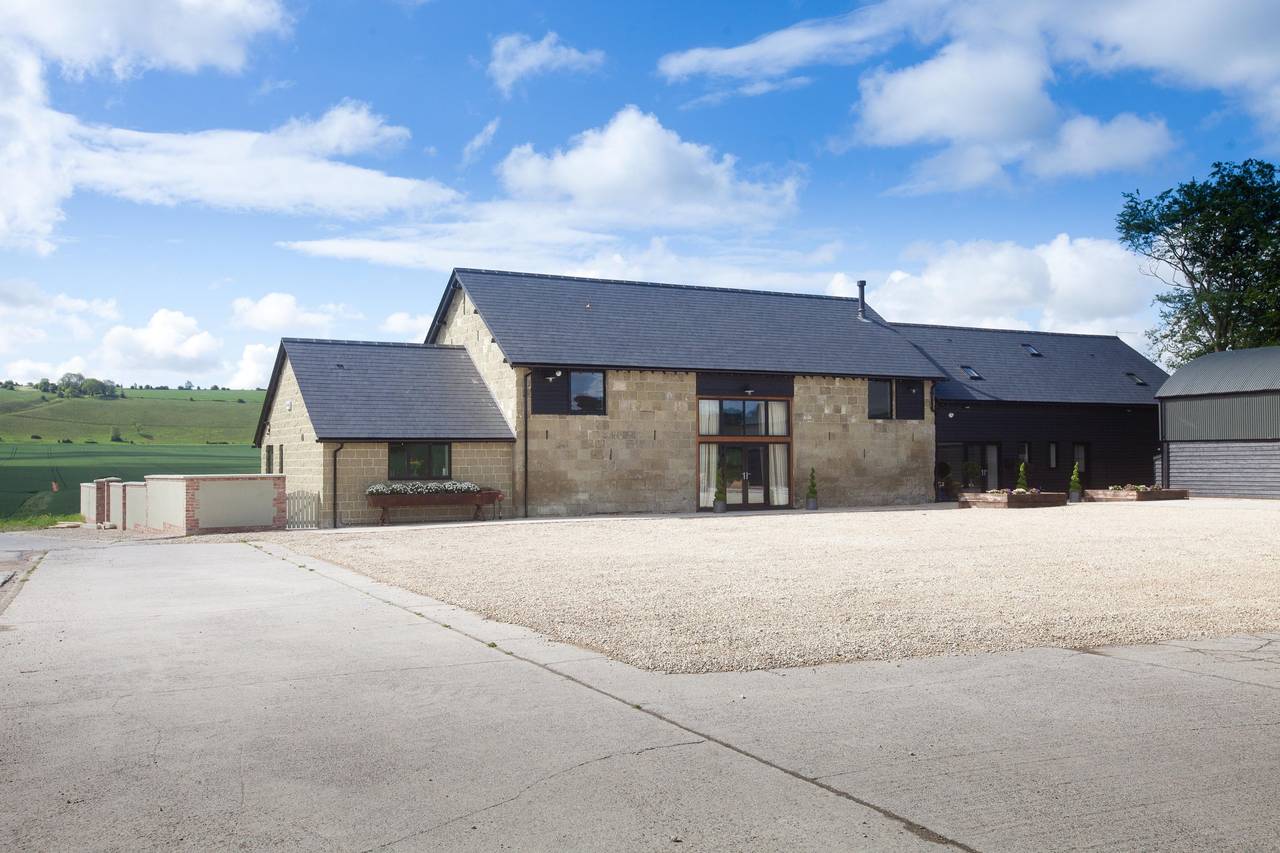 West Barn Lodge Wedding Venue Salisbury, Wiltshire | hitched.co.uk