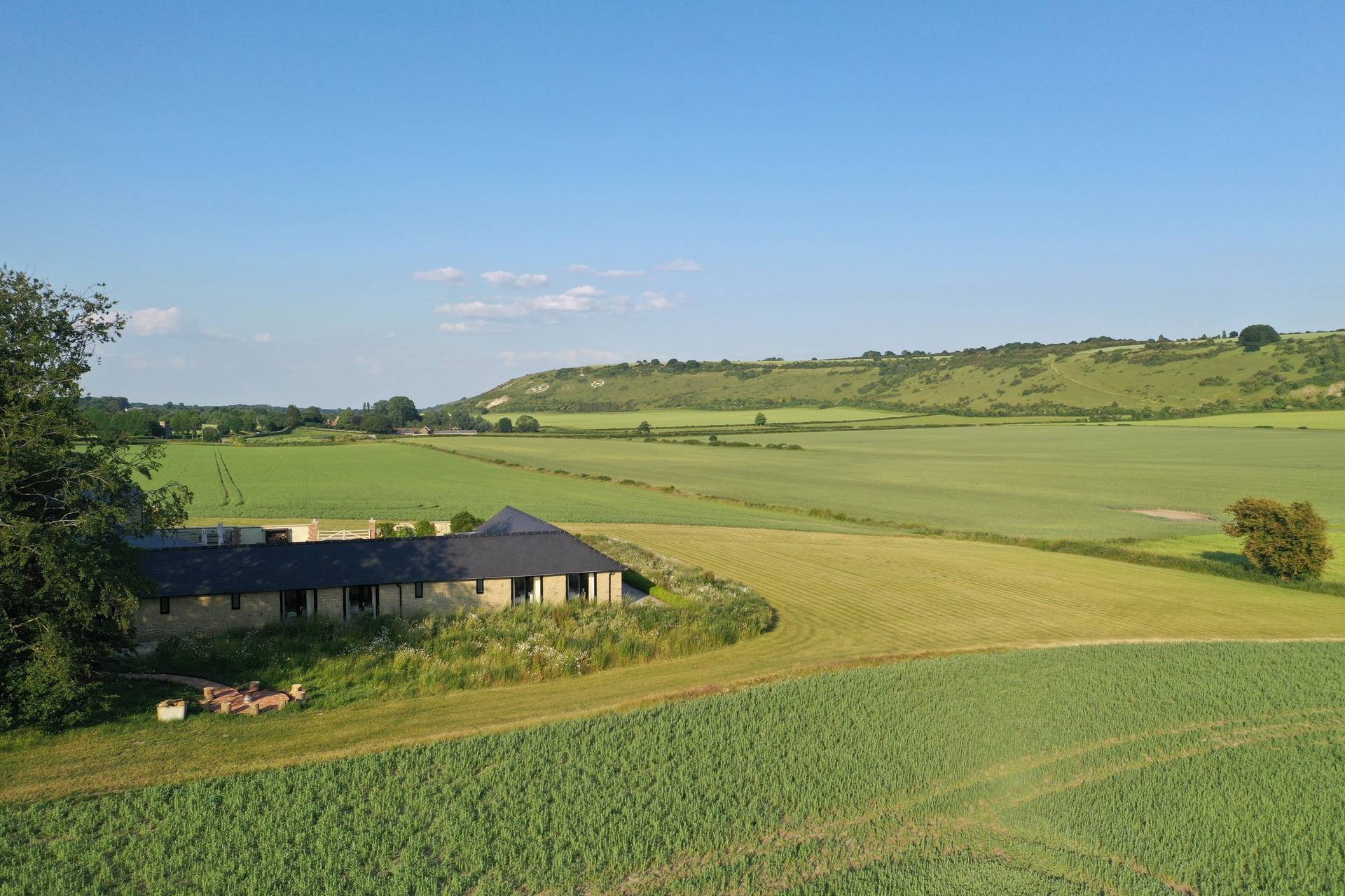West Barn Lodge Salisbury, Wiltshire - Updated prices | hitched.co.uk