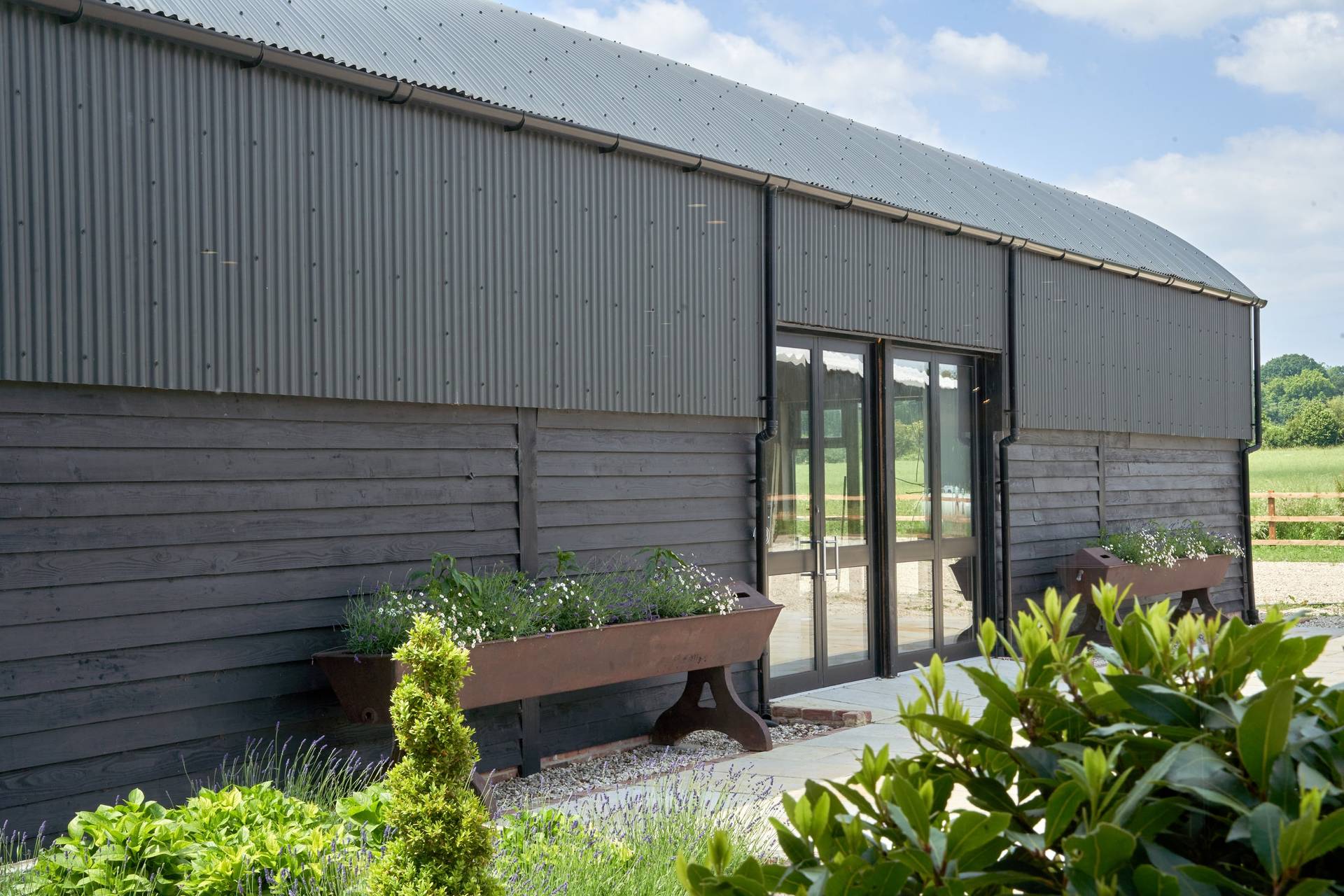 West Barn Lodge Salisbury, Wiltshire - Updated prices | hitched.co.uk