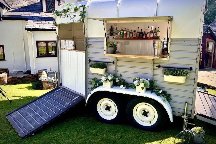 The 10 Best Mobile Bar Services in North West - England | hitched.co.uk