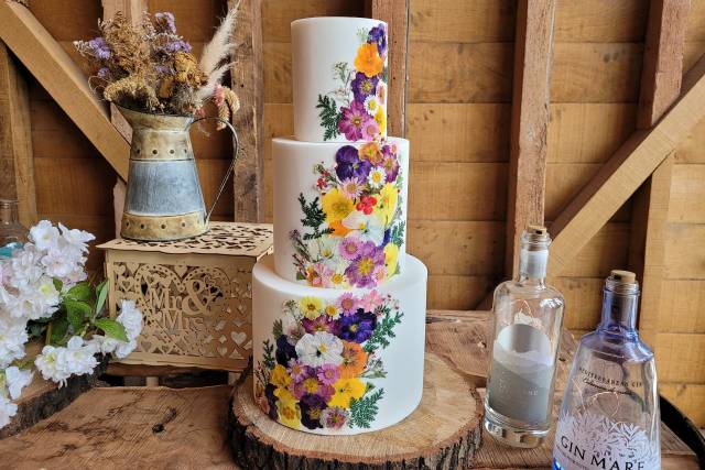 Gracie-Rose Bakery in Worcestershire - Wedding Cakes | hitched.co.uk