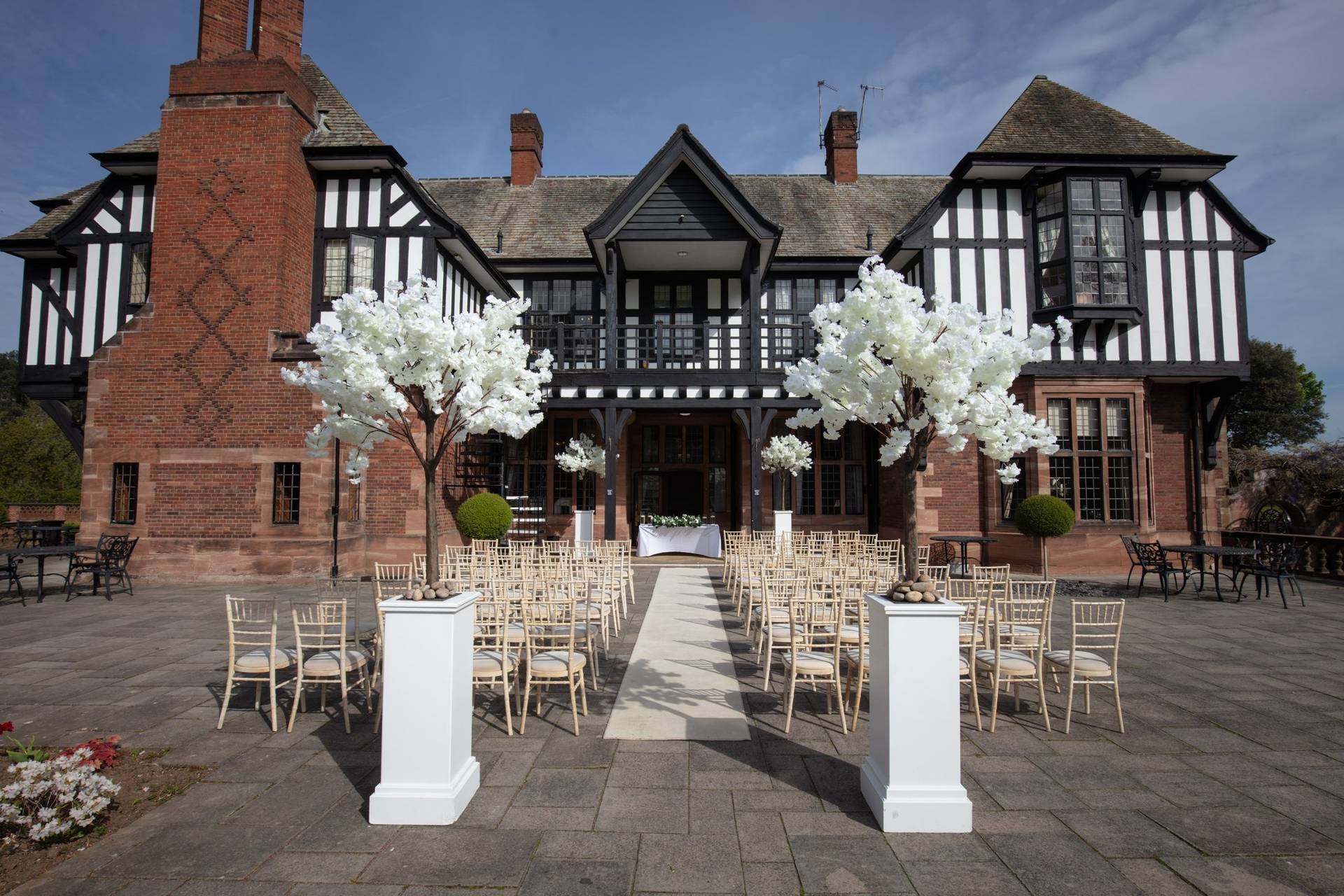 Inglewood Wedding Venue Puddington, Cheshire | hitched.co.uk