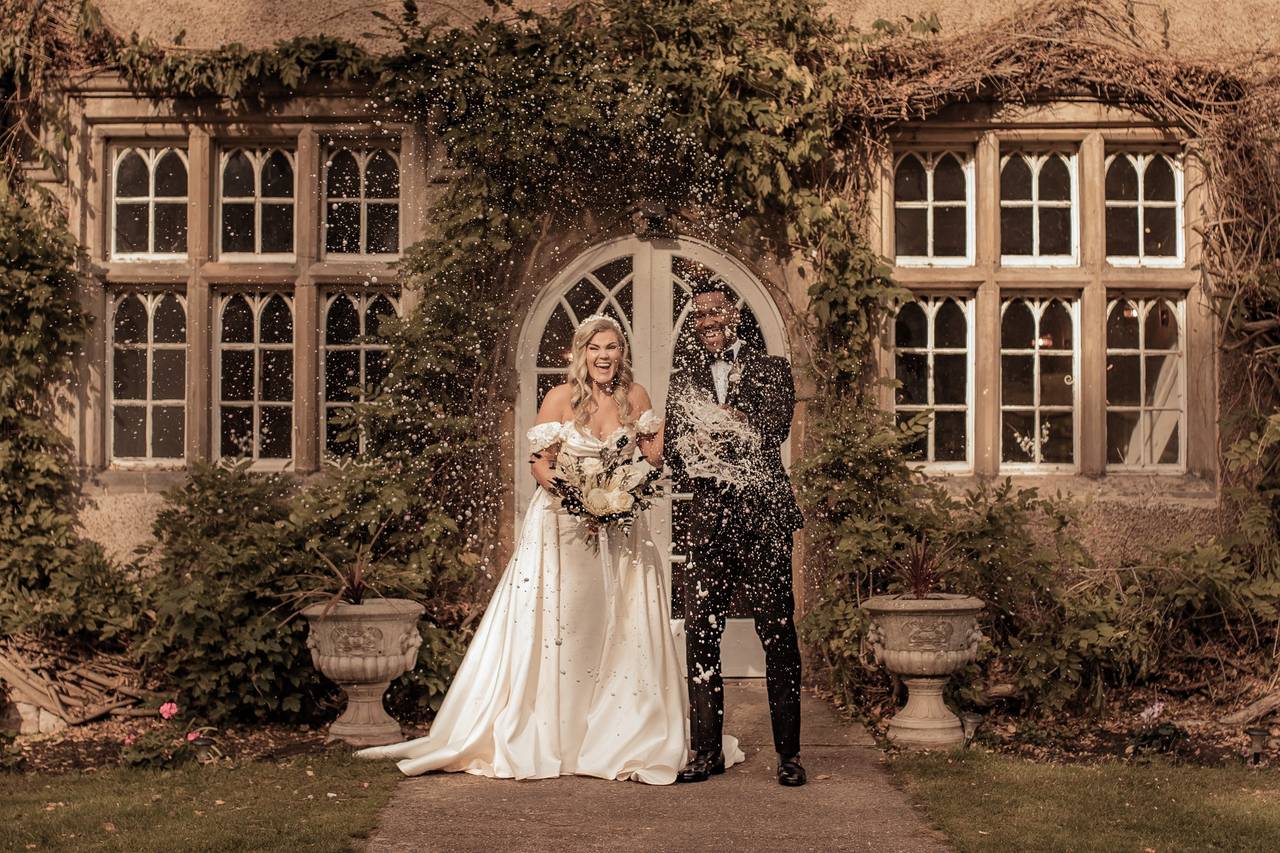 Woodborough Hall in Nottingham, Nottinghamshire - Updated prices ...