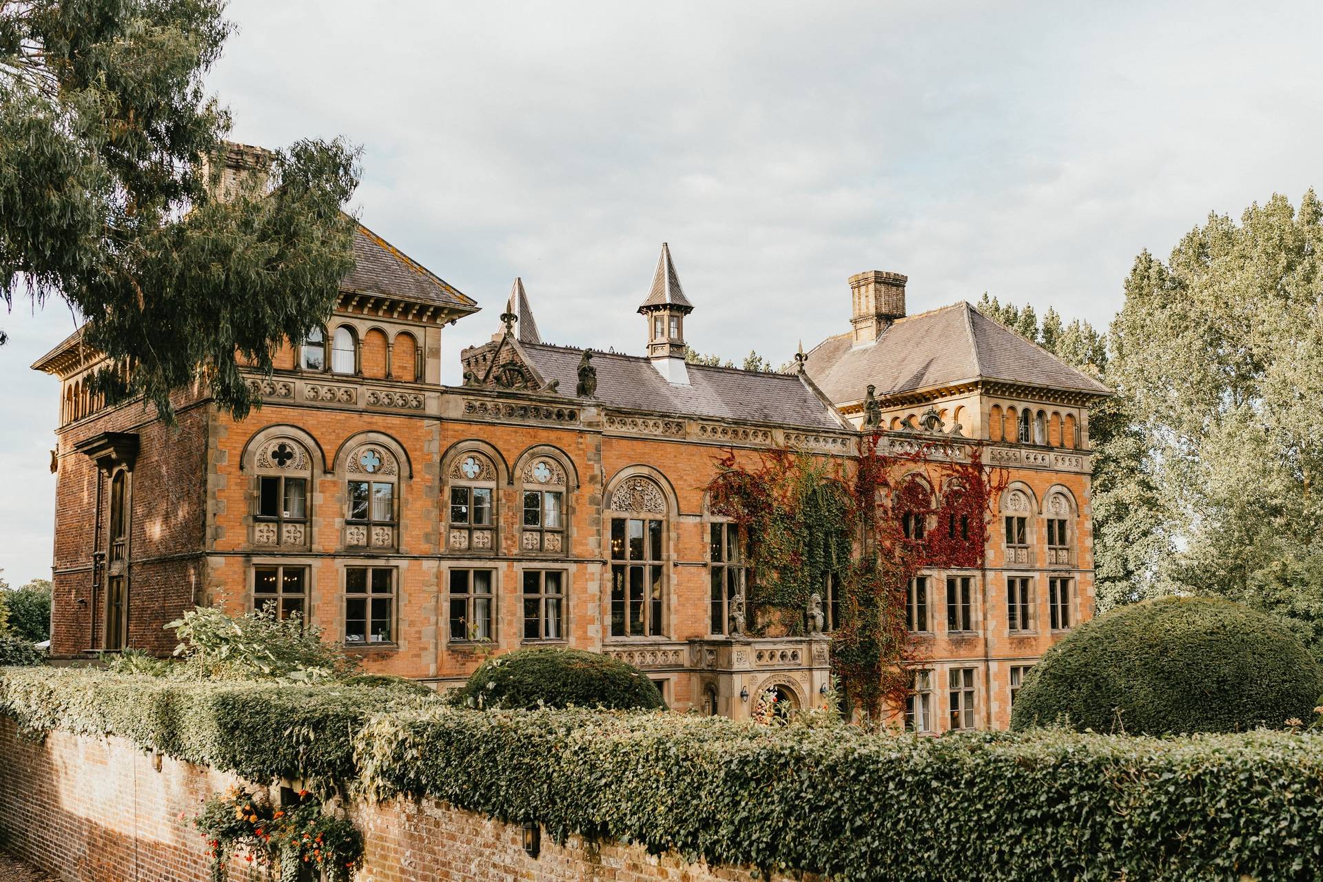 Soughton Hall in Northop Hall, Flintshire - Updated prices | hitched.co.uk