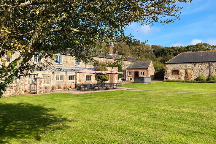 Kingston Manor in Ventnor, Isle of Wight - Updated prices | hitched.co.uk