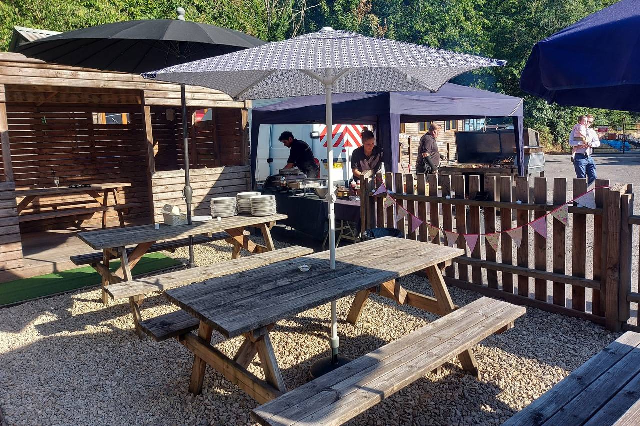Foxy's Den in Frome, Somerset - Updated prices | hitched.co.uk
