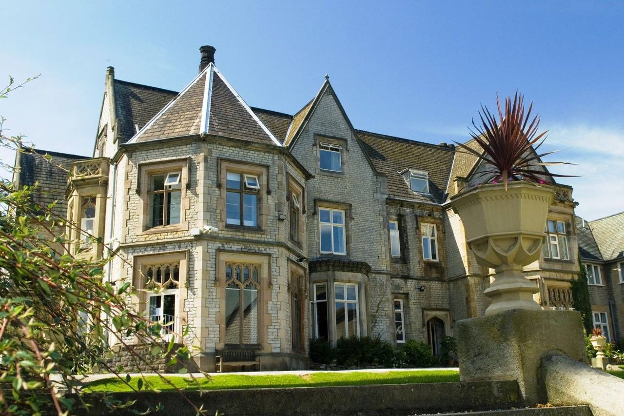 Kenwood Hall in Sheffield, South Yorkshire - Updated prices | hitched.co.uk
