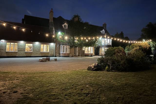 Cromwell Manor in Pitsea, Essex - Updated prices | hitched.co.uk