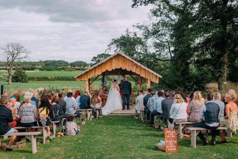 Stanford Farm in Shrewsbury, Shropshire - Updated prices | hitched.co.uk