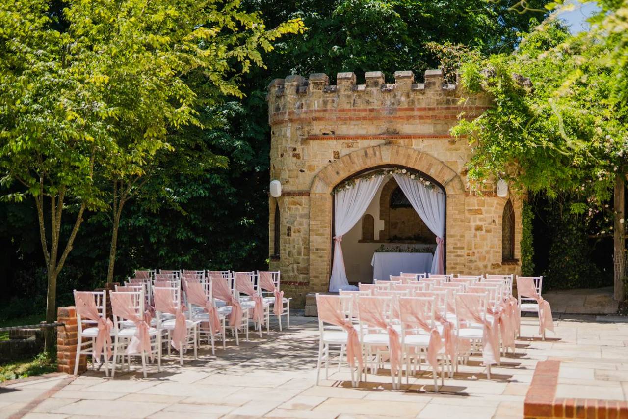 The Ravenswood East Grinstead, West Sussex - Updated prices | hitched.co.uk