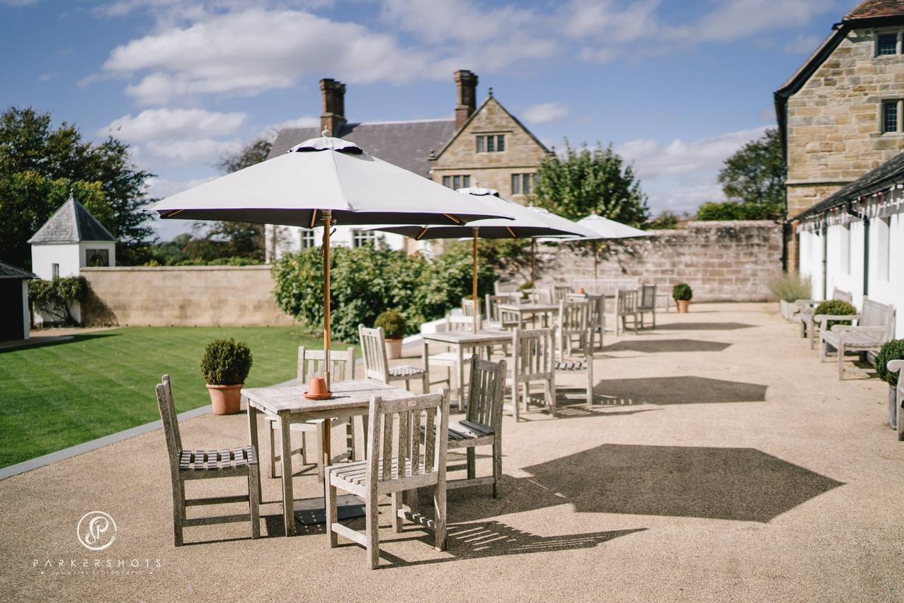 Hendall Manor Barns Wedding Venue Uckfield, East Sussex | hitched.co.uk