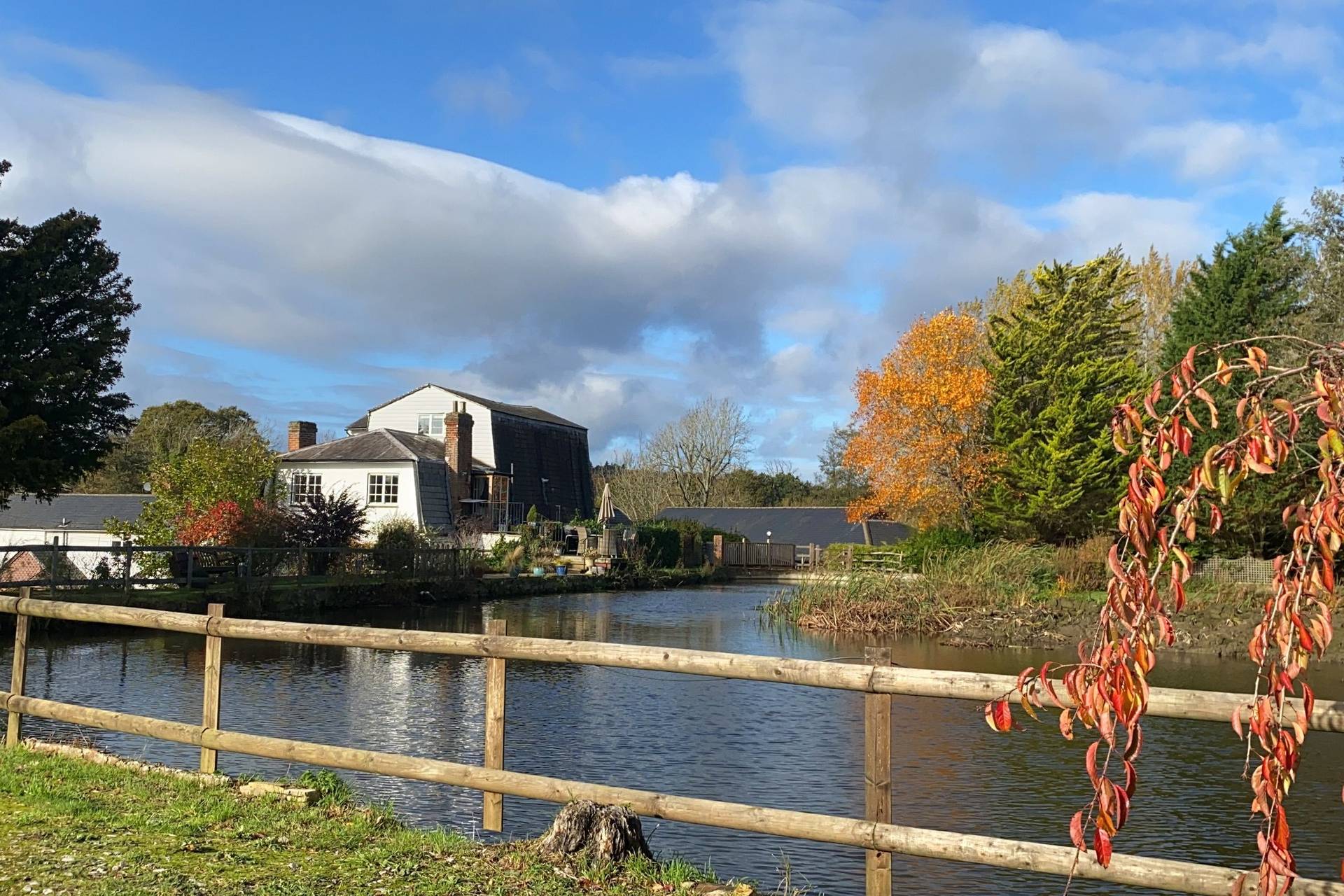 Coltsford Mill in Oxted, Surrey - Updated prices | hitched.co.uk